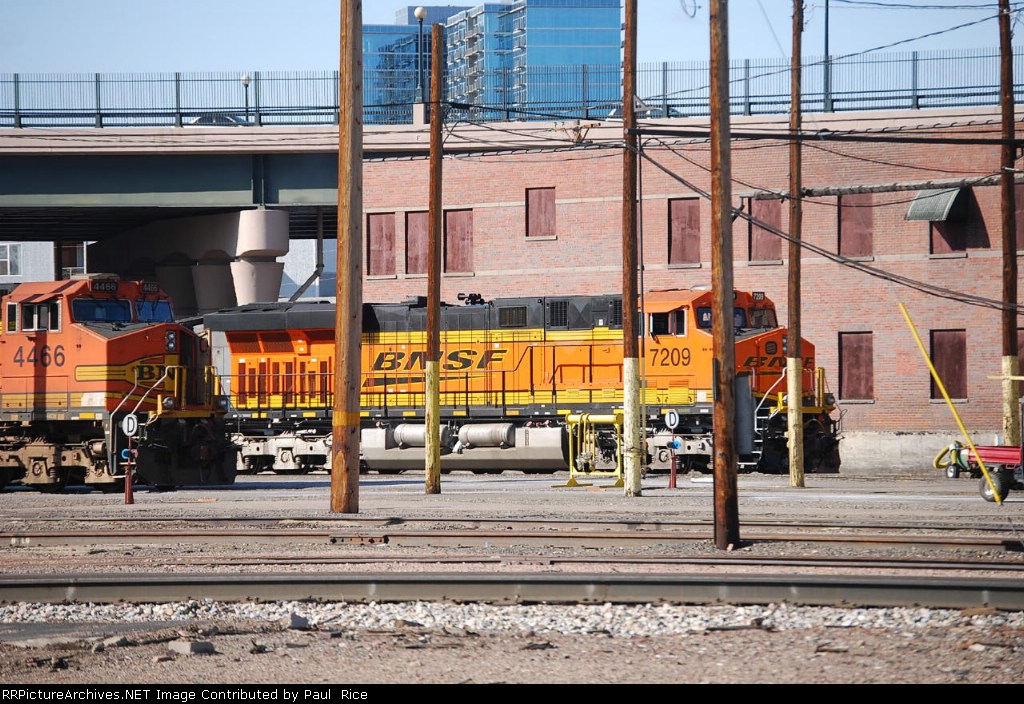 BNSF 7209